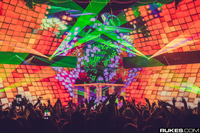 So wirst du fit für den Sommer: Rave Aerobic - DJ Mag Germany