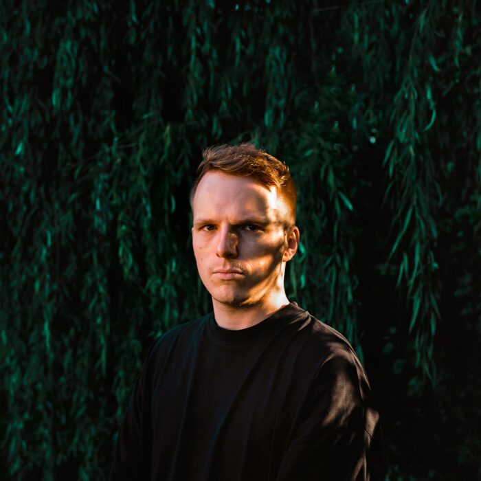 „Dance With Me“: Kevin de Vries begeistert mit neuer Melodic Techno ...
