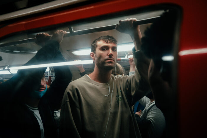 „Ein Gefühl in meiner Brust“: Fred again.. übers Sampling, Stretching ...