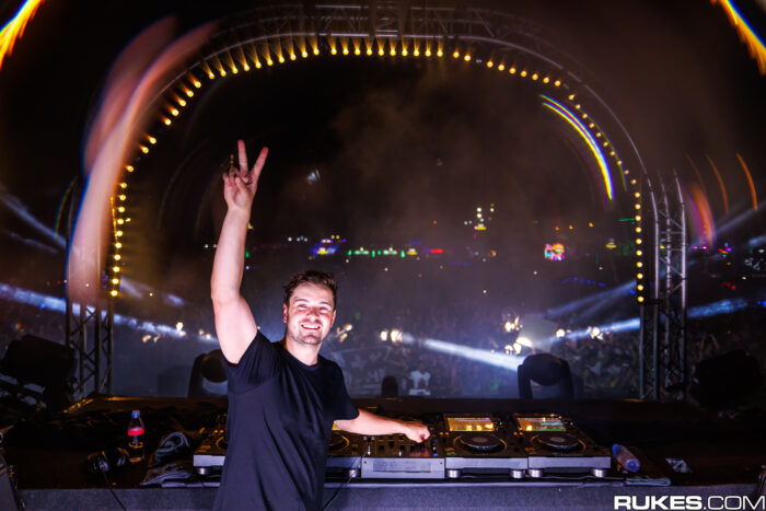 Mega Show: So spektakulär hat Martin Garrix 2024 eingeläutet - DJ Mag ...