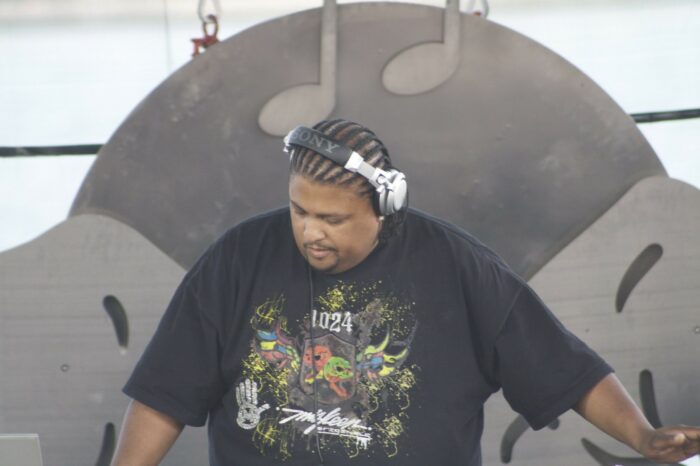 Schock-Nachricht: Chicago-House-Legende DJ Deeon ist gestorben - DJ Mag ...