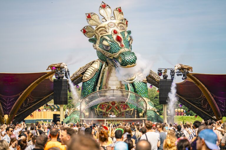 Die Tomorrowland Bühnen 2024: So spektakulär sahen sie aus - DJ Mag Germany