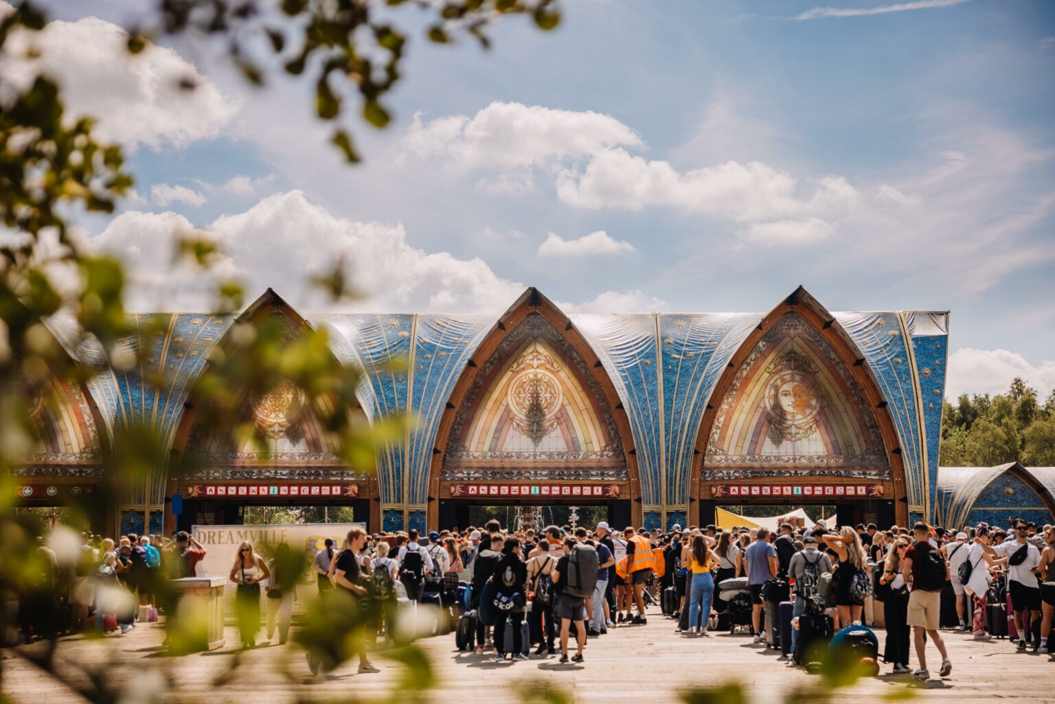 Tomorrowland 2025 nach dem Mainstage-Feuer: Alle Entwicklungen im ...